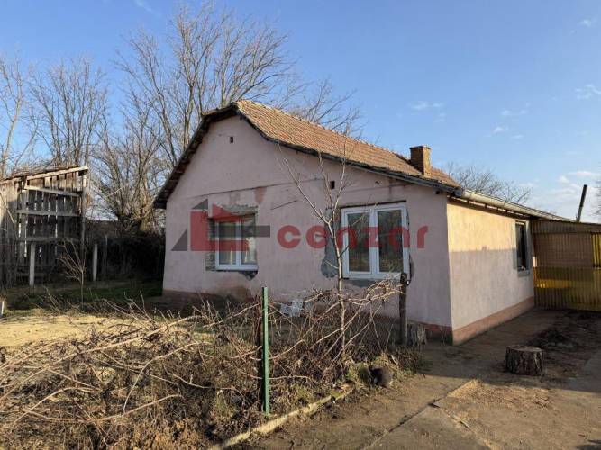 Samostalna porodična vila Peščarina 172, Radanovac, Subotica
