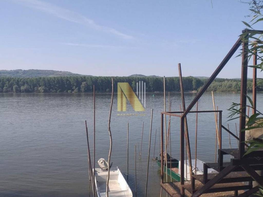 Samostalna porodična vila 66 m², u dobrom stanju, Kamenjar, Novi Sad