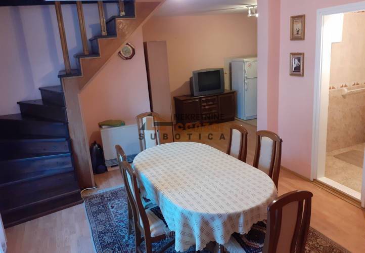 Samostalna porodična vila Dragojle Jarnević 48 a, Gat, Mali Bajmok, Subotica