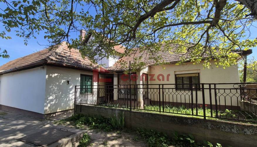 Samostalna porodična vila Rolana Romena 117, Dudova šuma, Zorka, Subotica