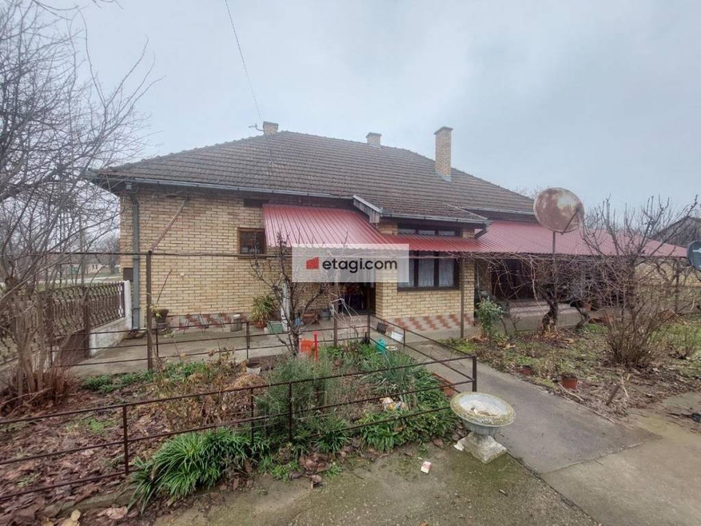 Samostalna porodična vila 109 m², u dobrom stanju, Centar, Pančevo