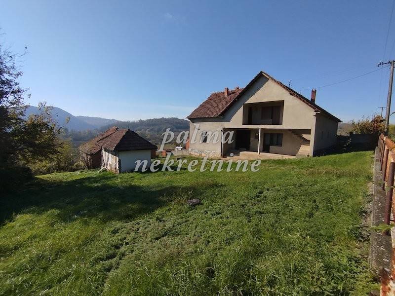Samostalna porodična vila 170 m², za renoviranje, Batočina