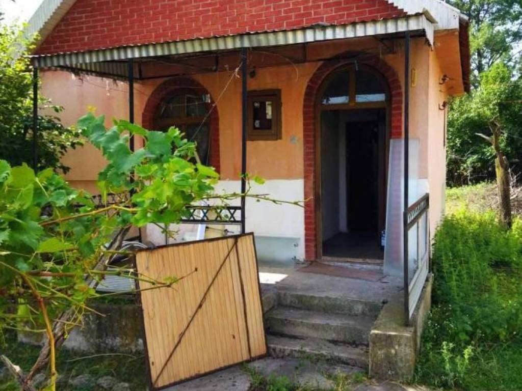 Samostalna porodična vila 75 m², u dobrom stanju, Kosjerić