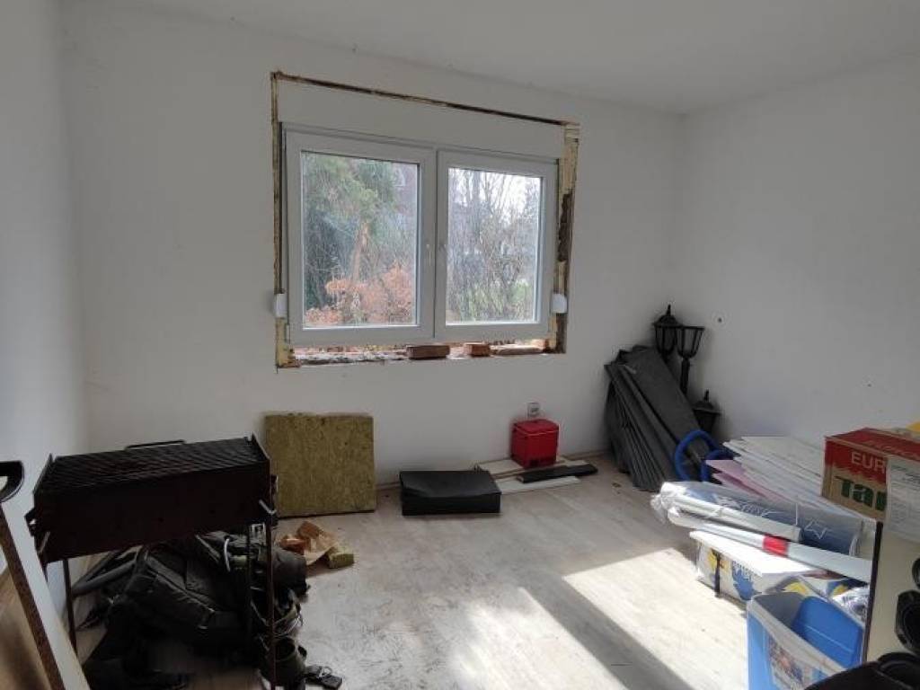 Samostalna porodična vila 150 m², u dobrom stanju, Jagodina