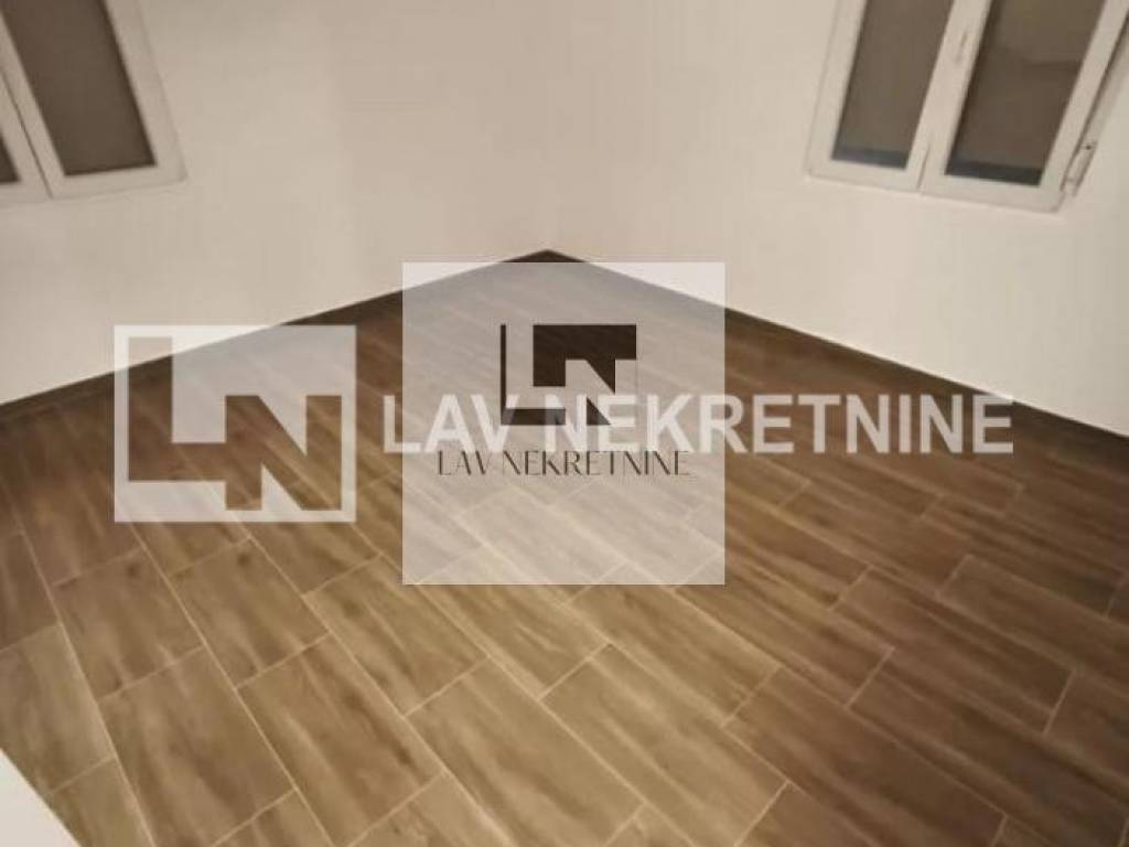 Samostalna porodična vila 110 m², u dobrom stanju, Alibunar