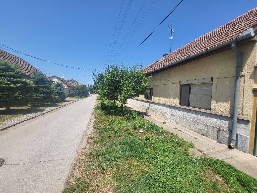 Samostalna porodična vila Sutjeska, Kanjiža