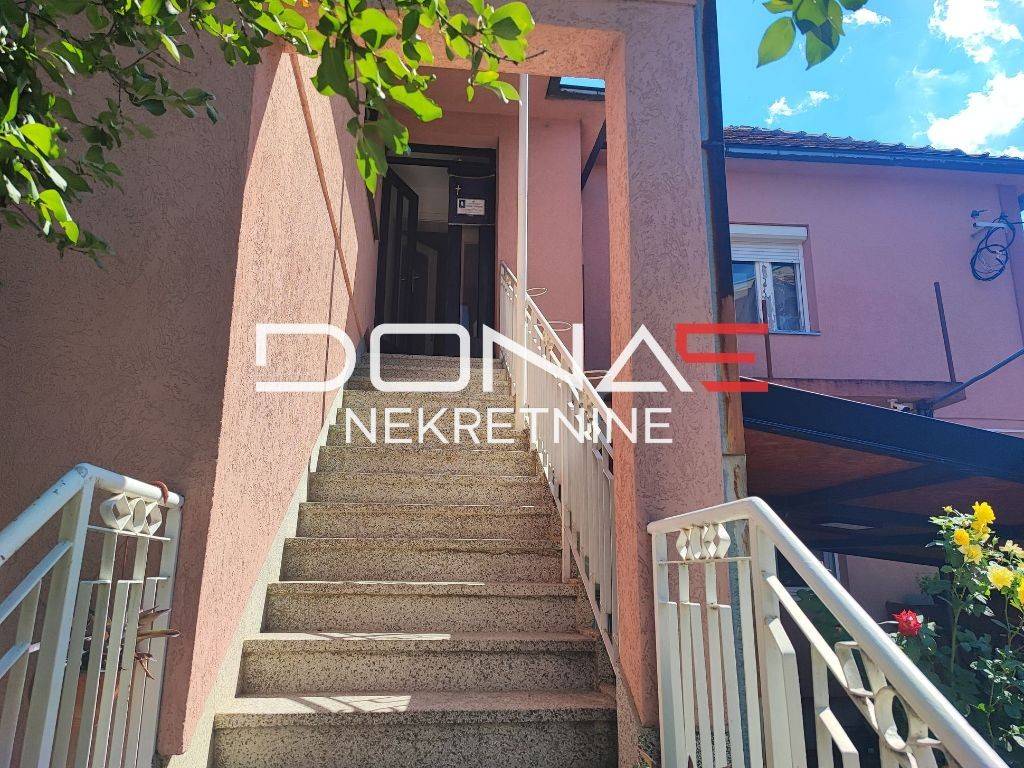 Samostalna porodična vila 103 m², Toponica - Trupale - Čamurlija - Komren, Niš