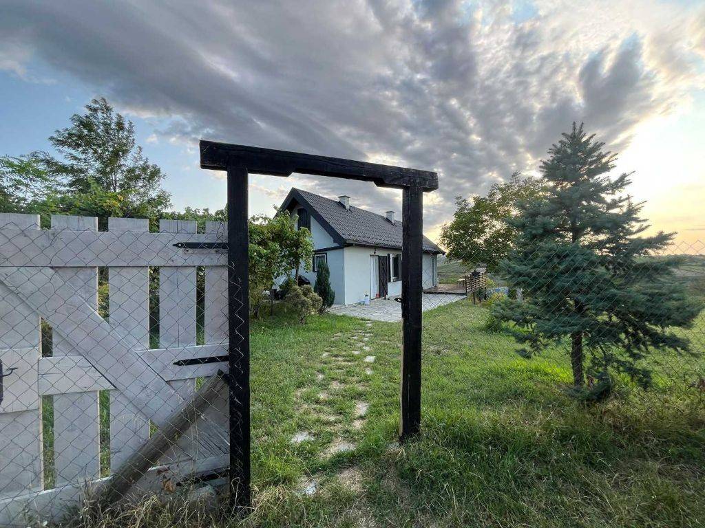 Samostalna porodična vila 48 m², Banstol, Sremski Karlovci