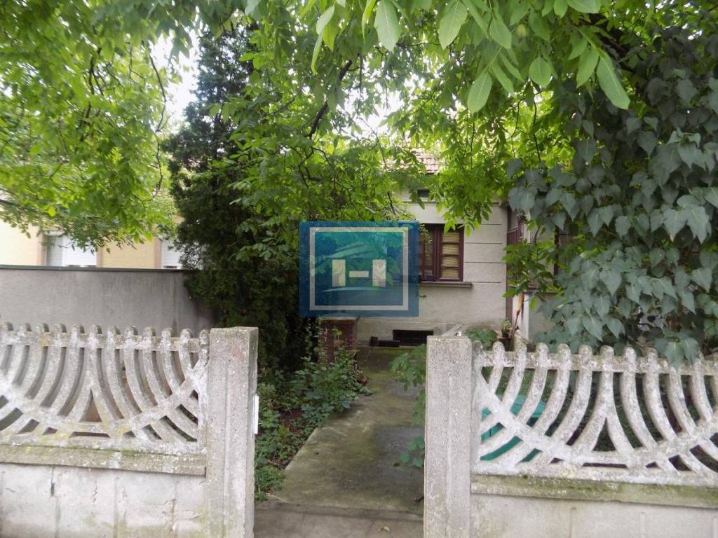 Samostalna porodična vila 98 m², u dobrom stanju, Paraćin