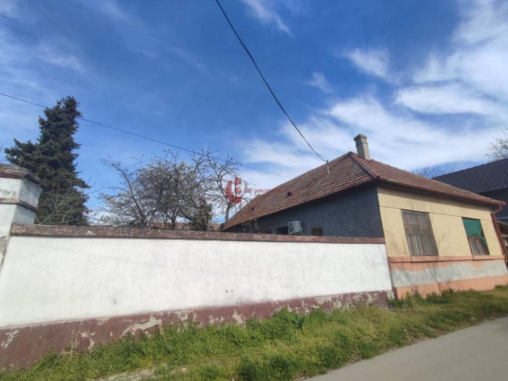 Samostalna porodična vila 207 m², u dobrom stanju, Prozivka, Ker, Subotica