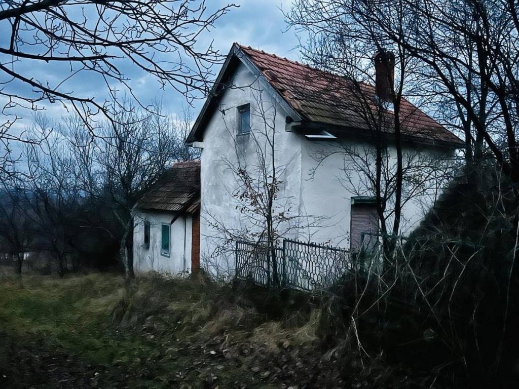 Samostalna porodična vila 72 m², u dobrom stanju, Jagodina