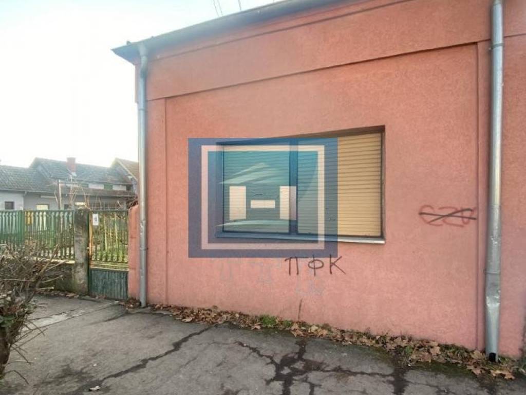 Samostalna porodična vila 98 m², u dobrom stanju, Ćuprija