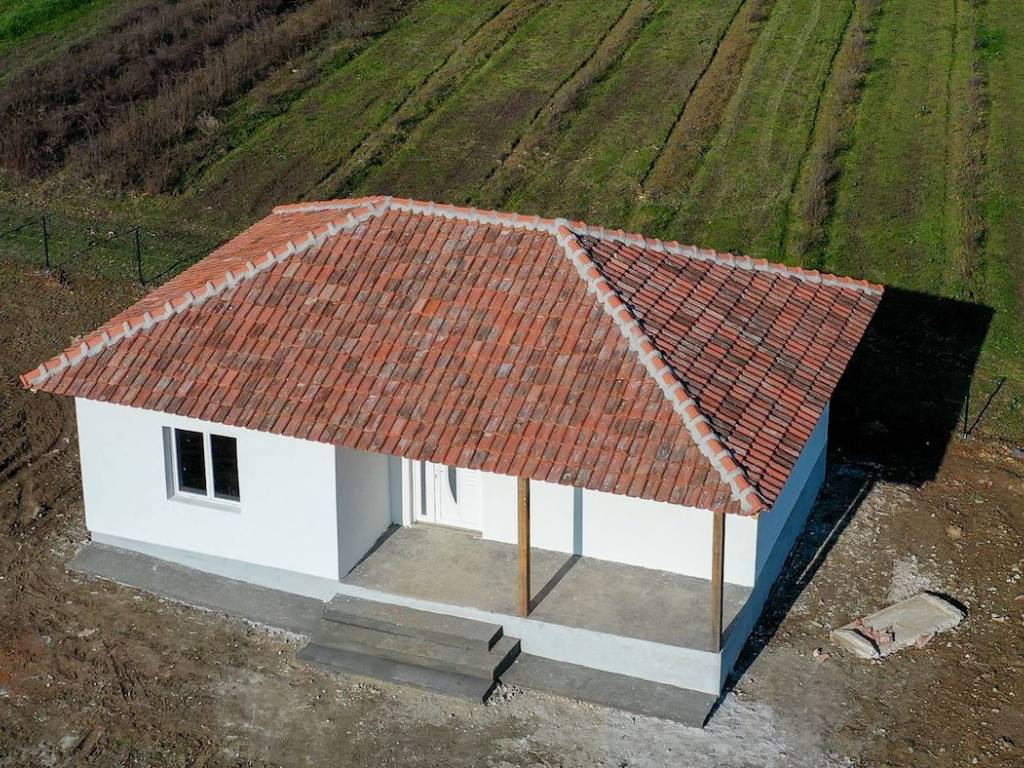 Samostalna porodična vila Donja Trešnjevica, Topola