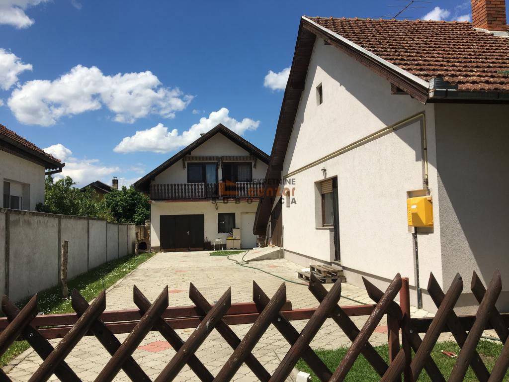 Samostalna porodična vila Albe Franciškovića 12, Gat, Mali Bajmok, Subotica