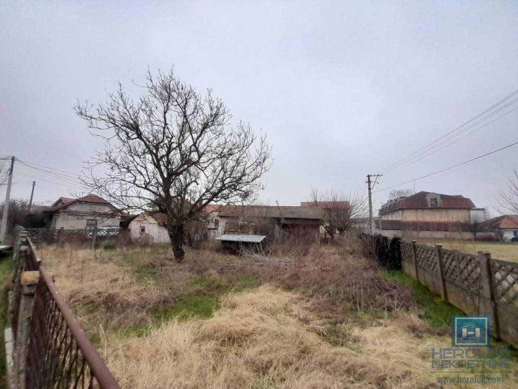 Samostalna porodična vila 73 m², u dobrom stanju, Ćuprija