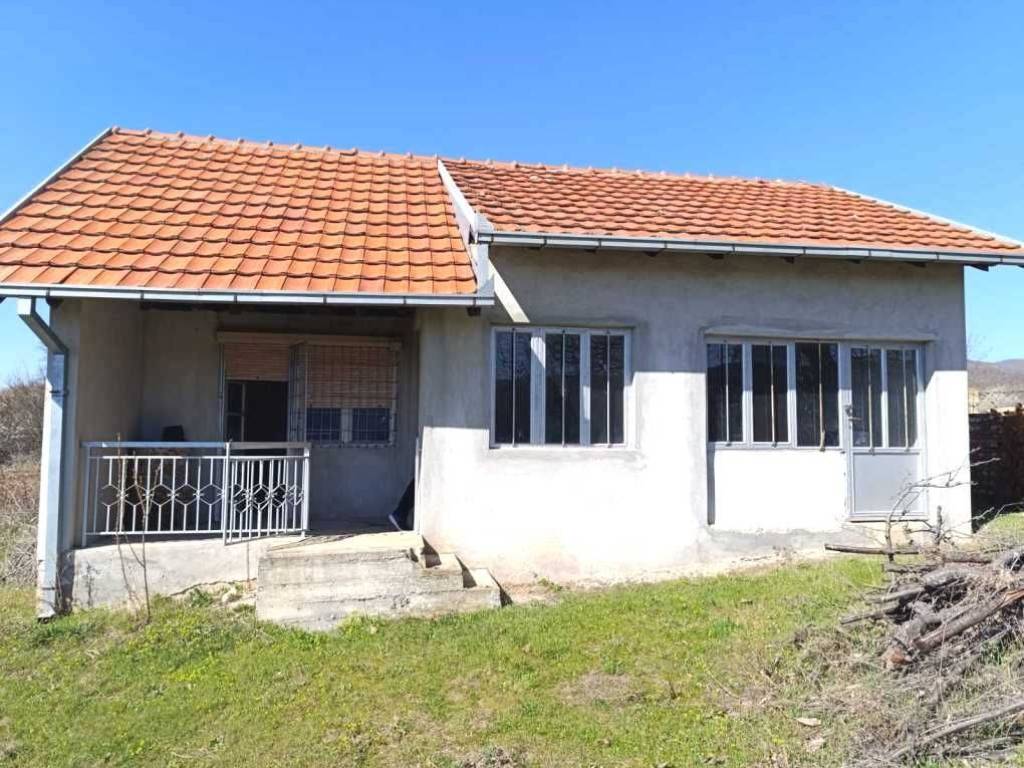 Samostalna porodična vila 50 m², Leskovac