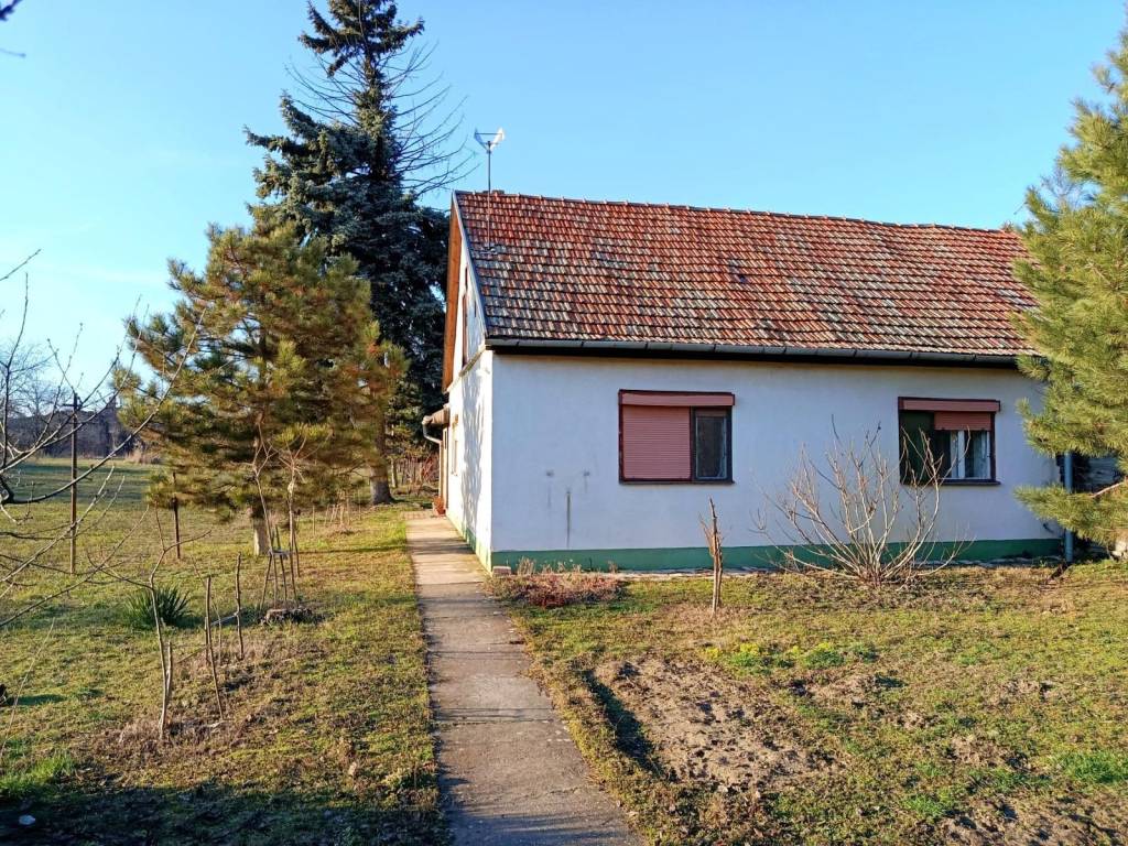 Samostalna porodična kuća 114 m², Centar 1, Subotica