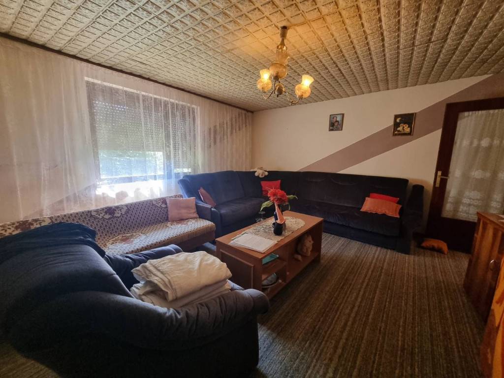 Samostalna porodična kuća 120 m², Centar 1, Subotica