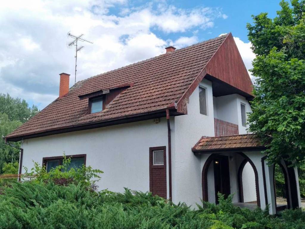 Samostalna porodična kuća 270 m², Centar 1, Subotica