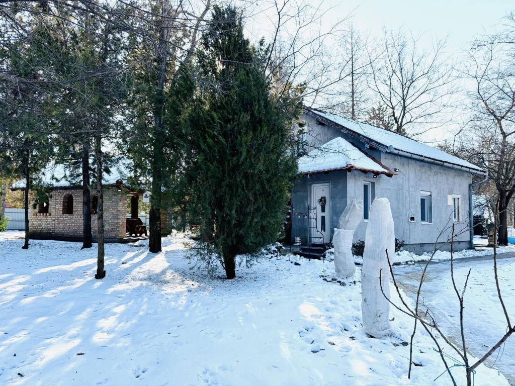 Samostalna porodična kuća 150 m², Centar 1, Subotica
