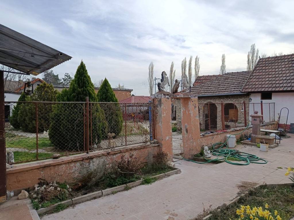 Samostalna porodična kuća 150 m², Centar 1, Subotica