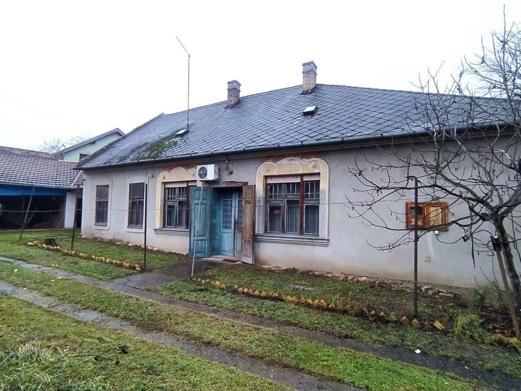 Samostalna porodična kuća 138 m², Centar 1, Subotica