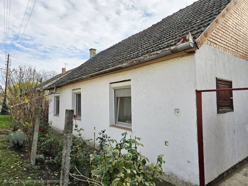 Samostalna porodična kuća 122 m², Centar 1, Subotica