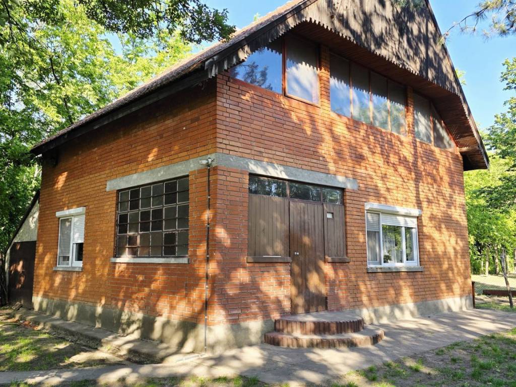 Samostalna porodična kuća 71 m², Centar 1, Subotica