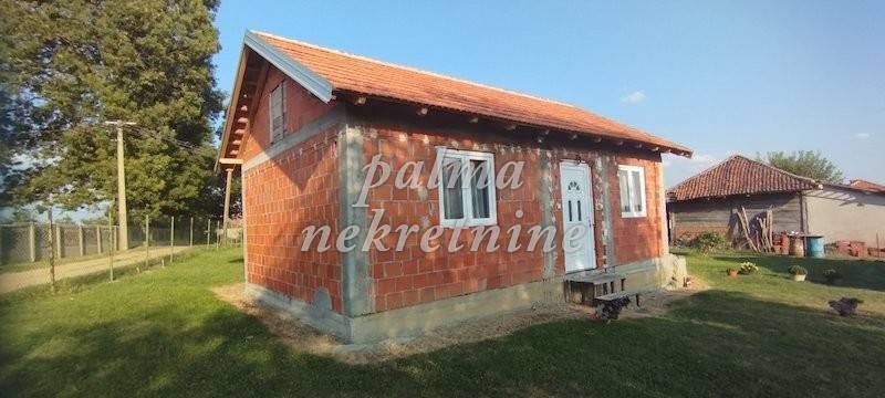 Samostalna porodična vila 67 m², za renoviranje, Aerodrom, Kragujevac