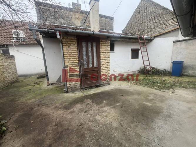 Samostalna porodična vila Masarikova 24, Bajnat, Subotica