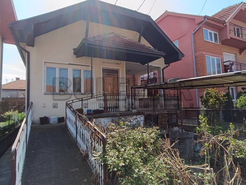 Samostalna porodična vila Dositelja Obradovića, Leskovac