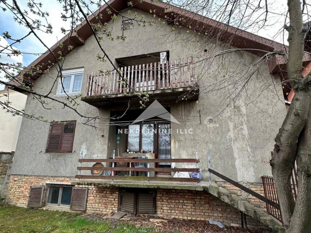 Samostalna porodična kuća 270 m², Zrenjanin
