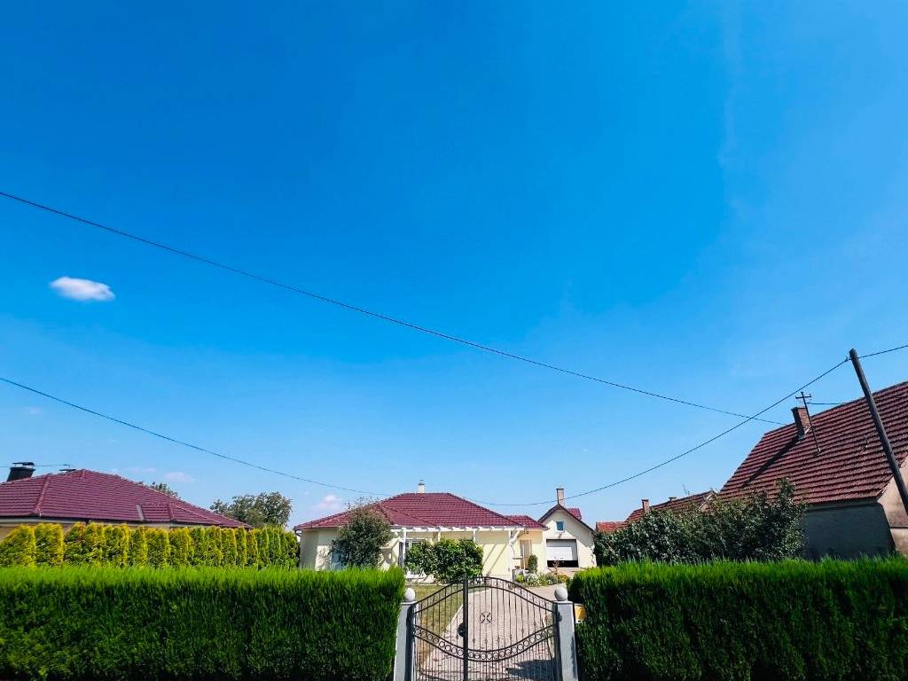 Samostalna porodična vila Bosutska 25, Šid