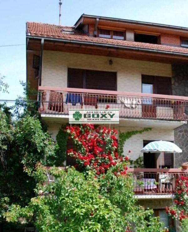 Samostalna porodična vila Jovana Deroka, Centar, Kraljevo