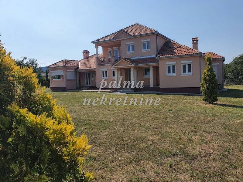 Samostalna porodična vila 205 m², novo, Stara Varoš, Kragujevac