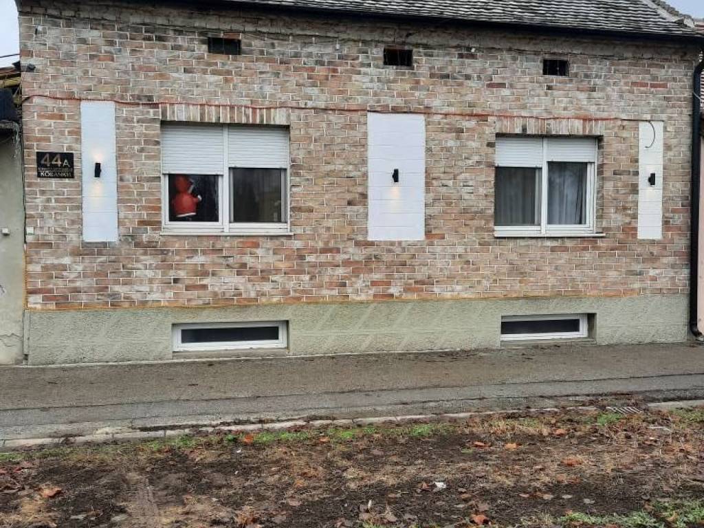 Samostalna porodična vila 78 m², Tesla, Pančevo