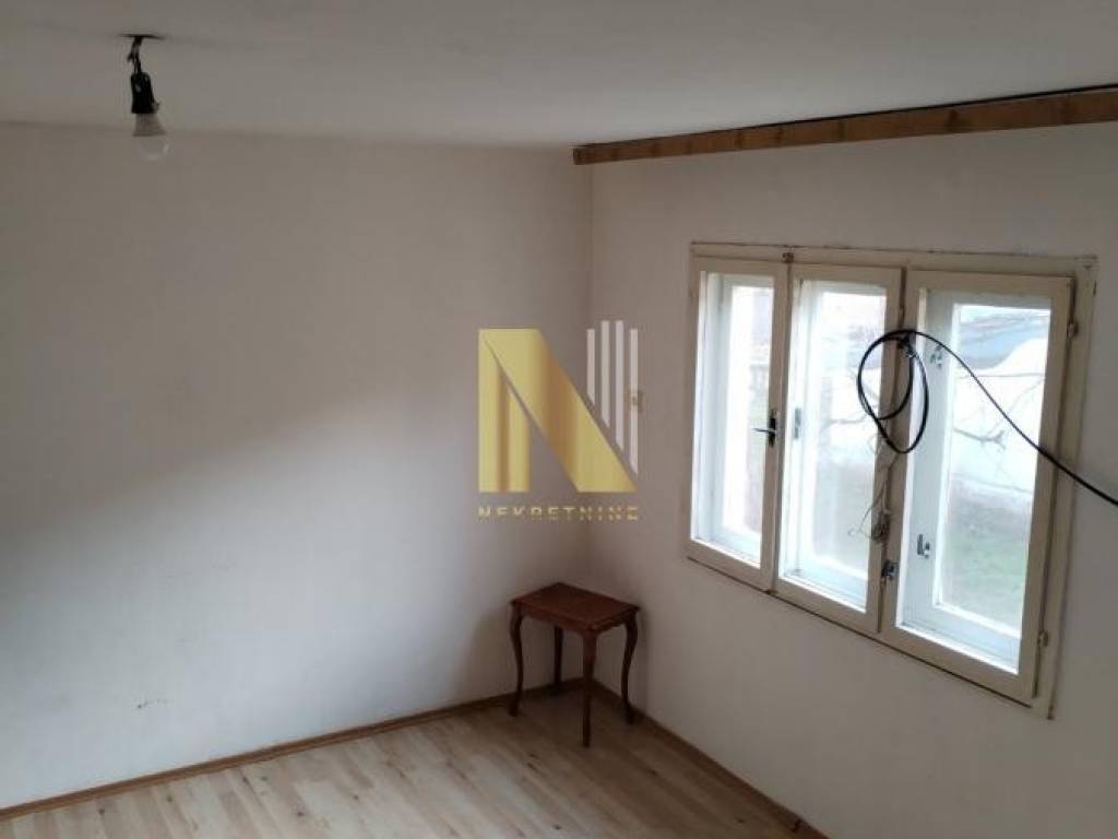 Samostalna porodična vila 65 m², u dobrom stanju, Vrdnik, Irig