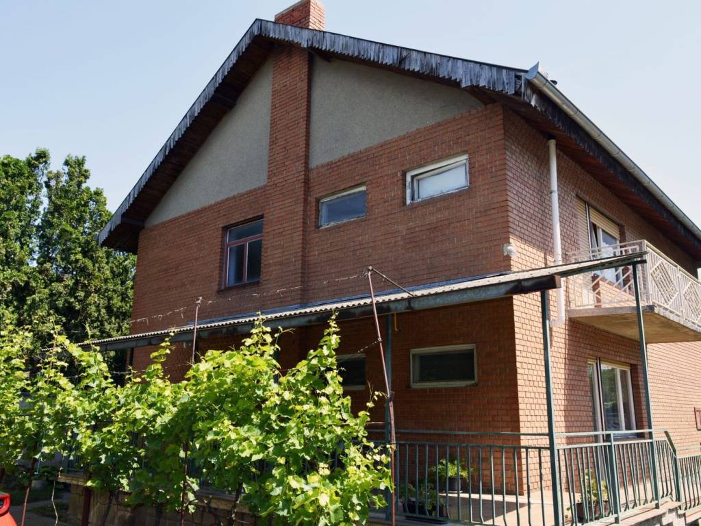 Samostalna porodična kuća 140 m², Centar 1, Subotica