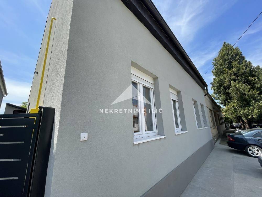 Samostalna porodična kuća 188 m², odlično stanje, Zrenjanin
