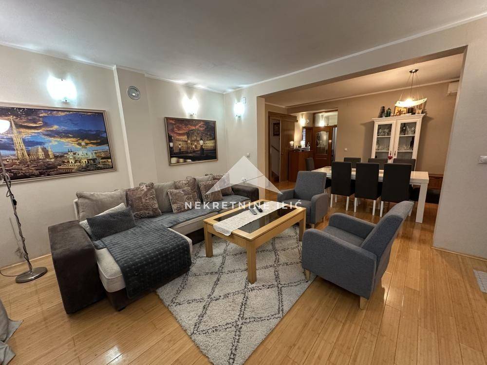 Samostalna porodična kuća 200 m², Zrenjanin