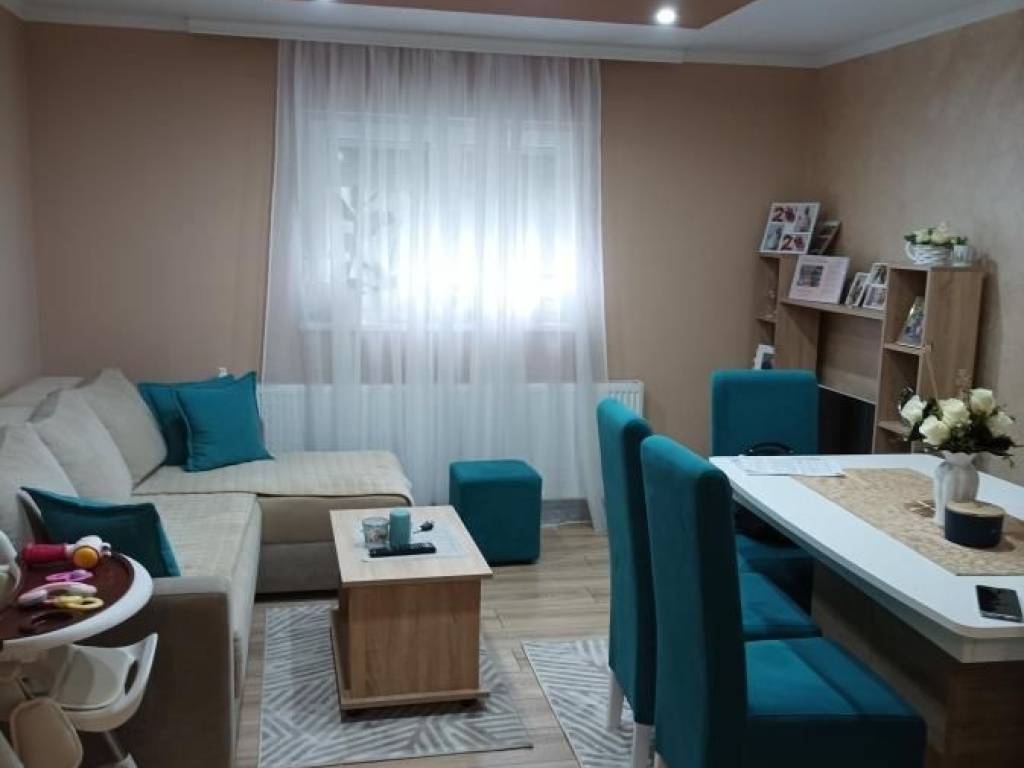Samostalna porodična kuća 170 m², odlično stanje, Industrijska zona, Beočin