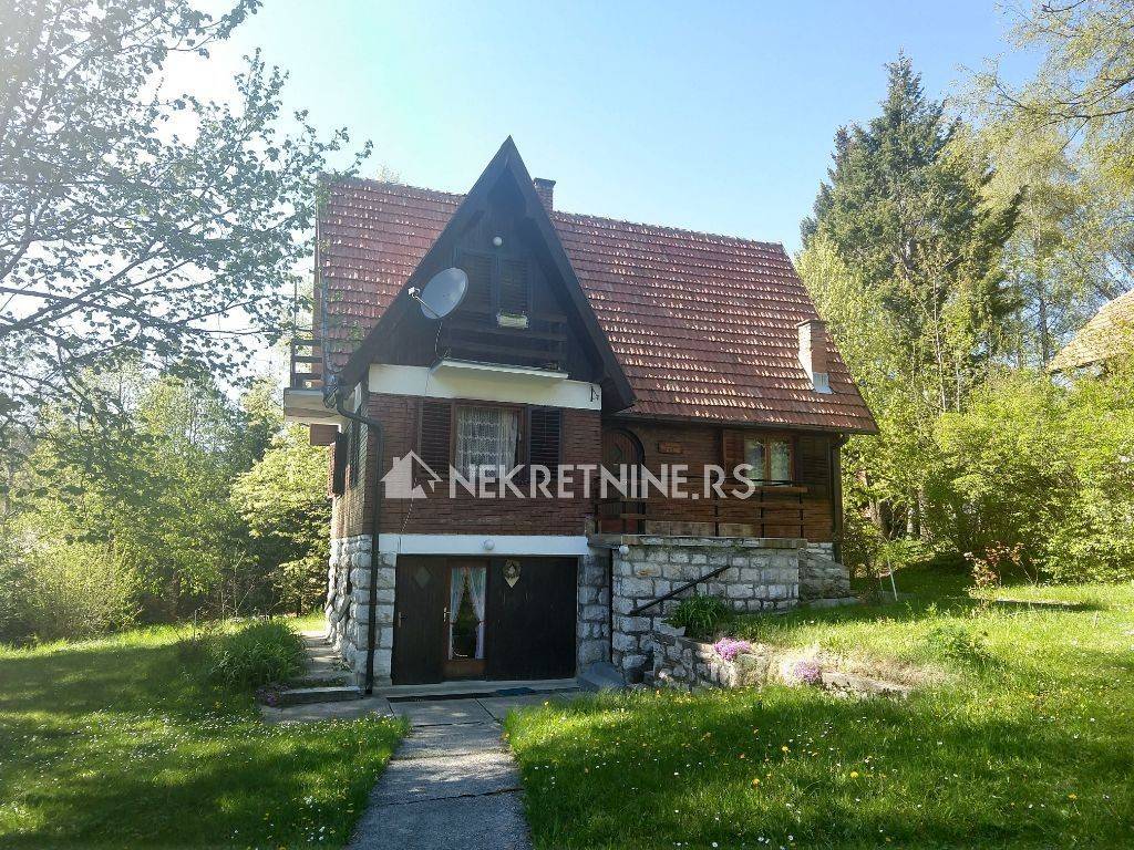 Samostalna porodična vila Nikole Altomanovica 27, Zlatibor, Čajetina