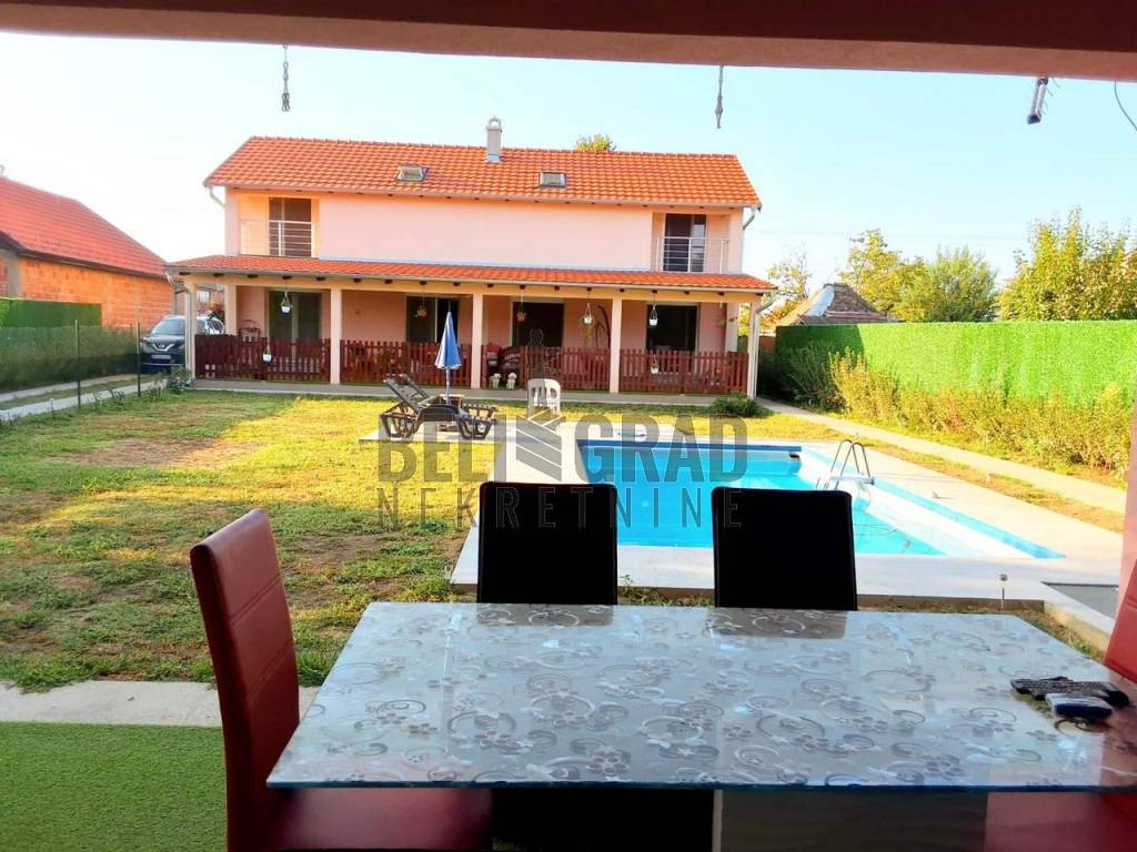 Samostalna porodična vila Gvozdenova, Ašanja, Obrez, Pećinci