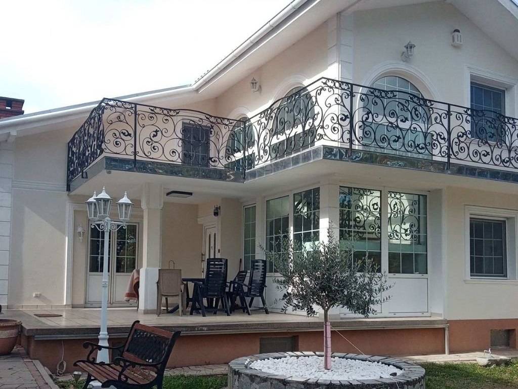 Samostalna porodična vila Novi Banovci, Centar, Stara Pazova