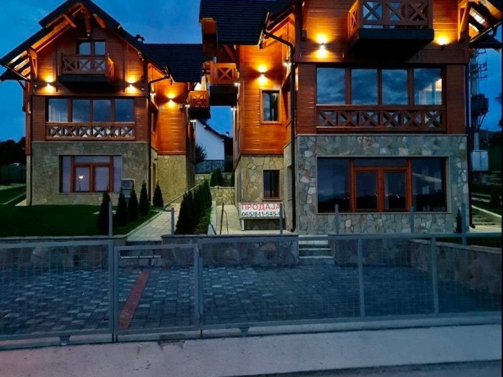 Samostalna porodična vila 200 m², novo, Zlatibor, Čajetina