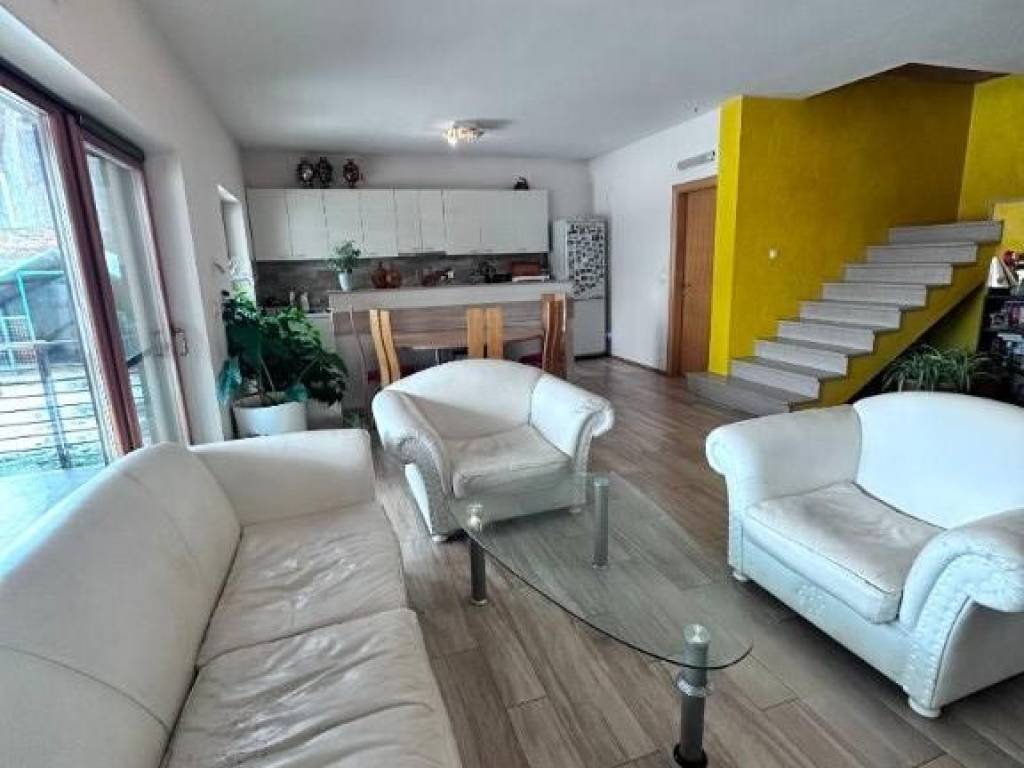 Samostalna porodična vila Ulica Svetosavska, Centar, Stara Pazova
