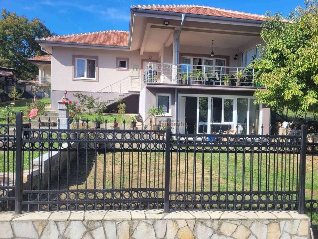 Samostalna porodična kuća 171 m², Leštane - Vinča, Beograd