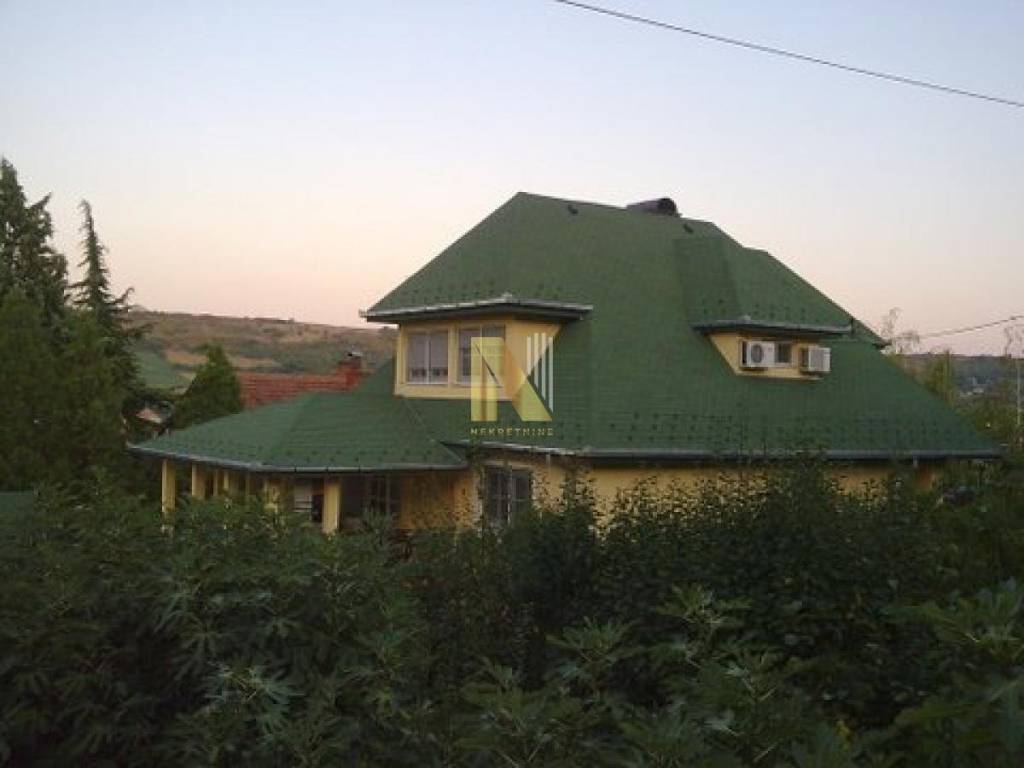 Samostalna porodična vila 139 m², novo, Centar, Sremski Karlovci