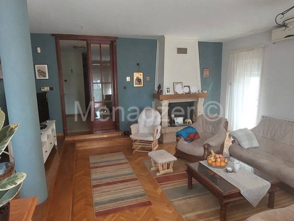 Samostalna porodična vila 385 m², novo, Sunčana Padina, Beograd