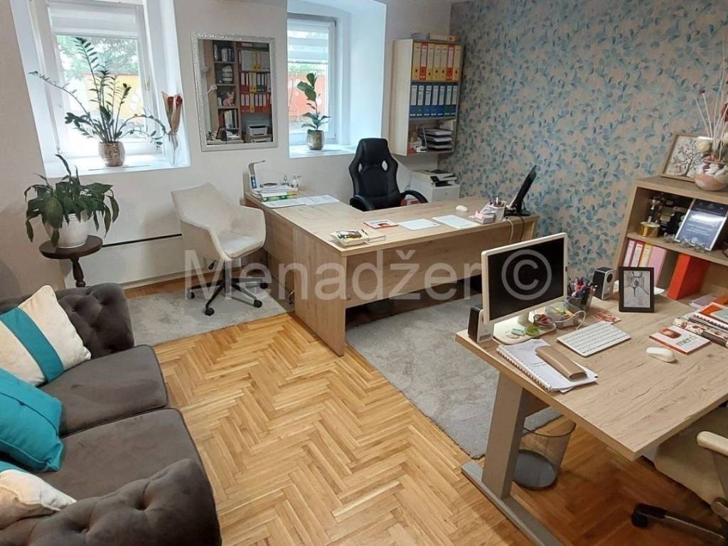 Samostalna porodična vila 330 m², Golf naselje - Košutnjak, Beograd